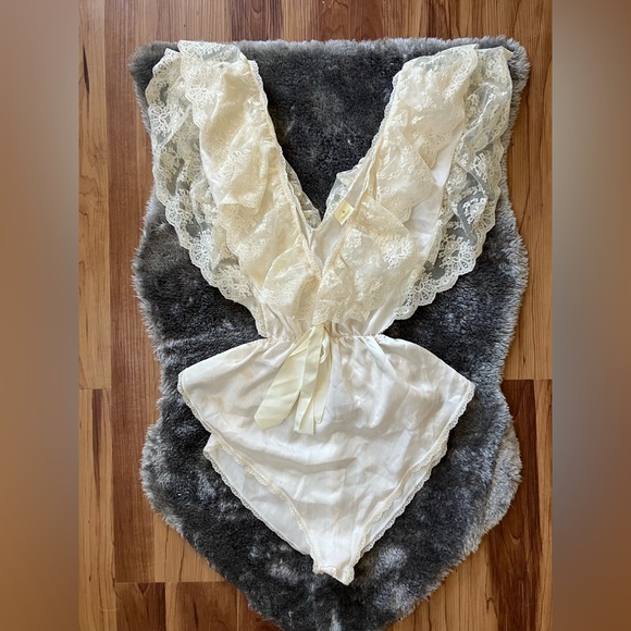Victoria's Secret | Intimates & Sleepwear | Vintage Victorias Secret ...